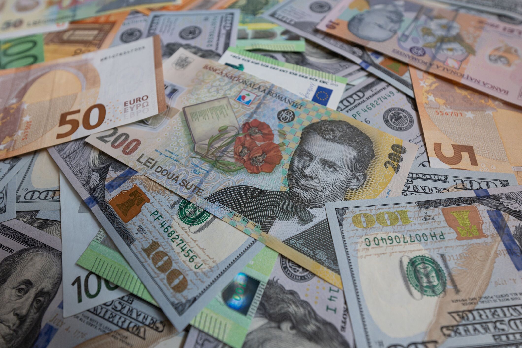 Curs valutar BNR azi - Euro, Dolar, Lira Sterlină și alte monede